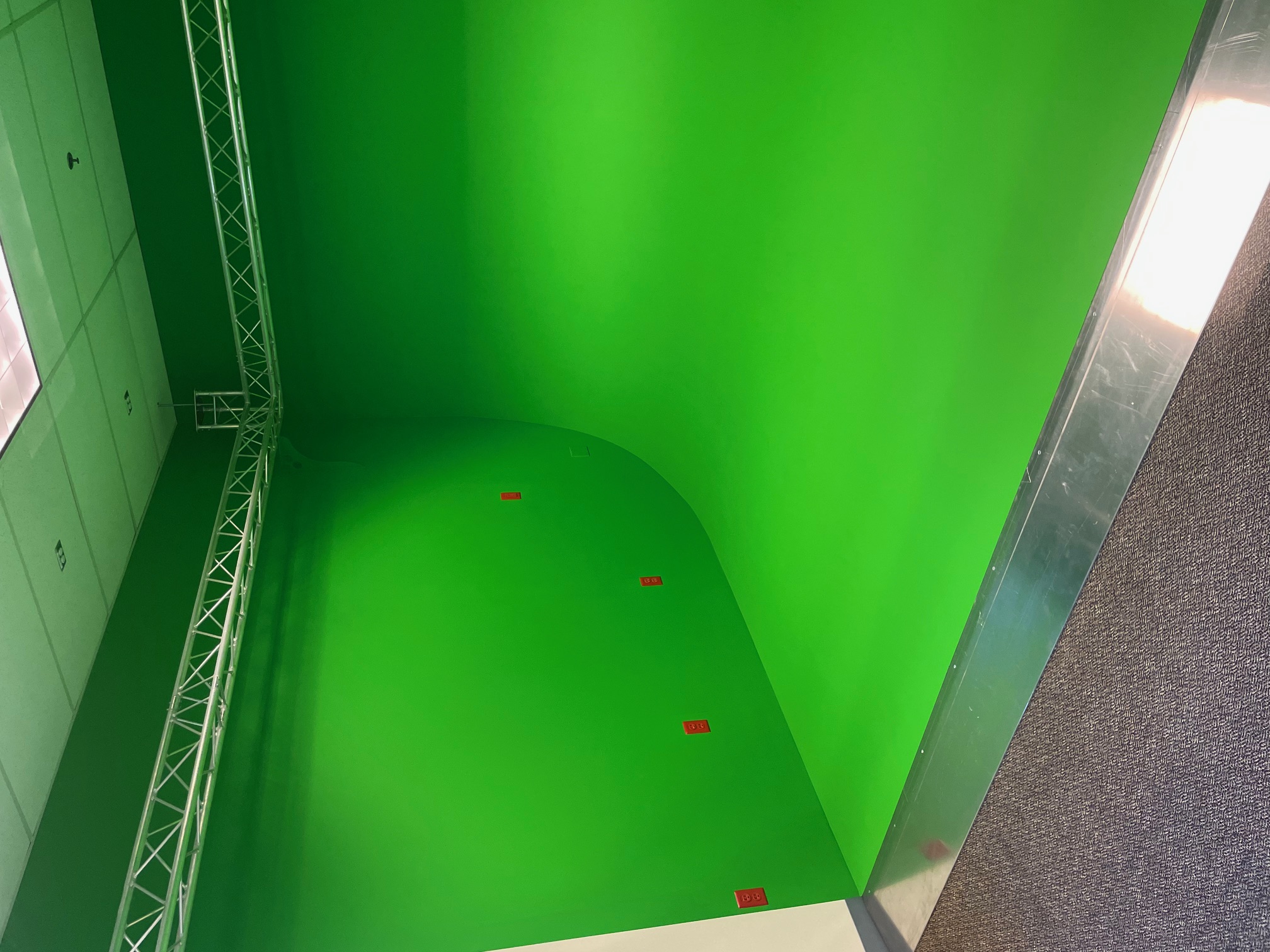 KSD Green Screen | DM Pacific